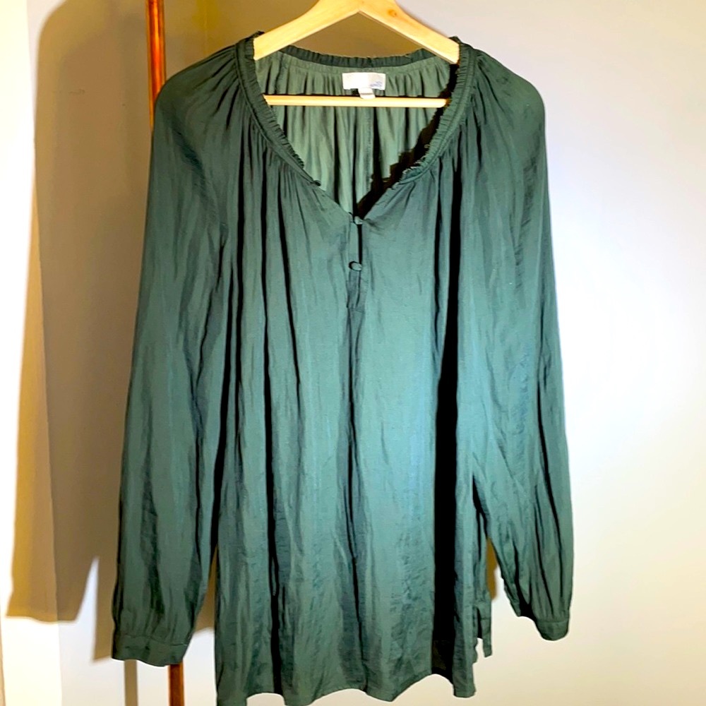 14th & Union Green Satin Blouse - Gem
